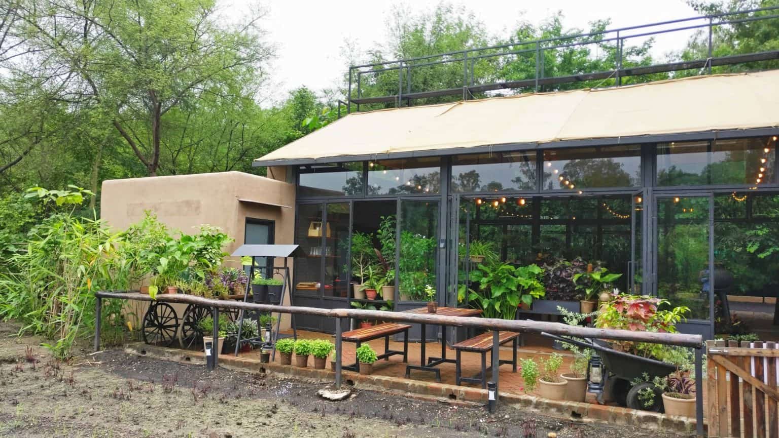 Green House Bistro – An Organic Café In The Heart Of Nature!